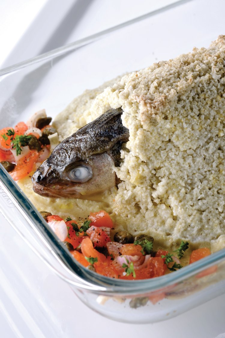 Recept "Zeebaars in zoutkorst met tartaar van tomaten" | njam!